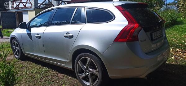 Volvo V60 2013 in Vilnius, with an engine capacity of 2.00 L and mileage of 318 thousand km for 6300 €, photo 5 on AUTOMOTO.COM.LV