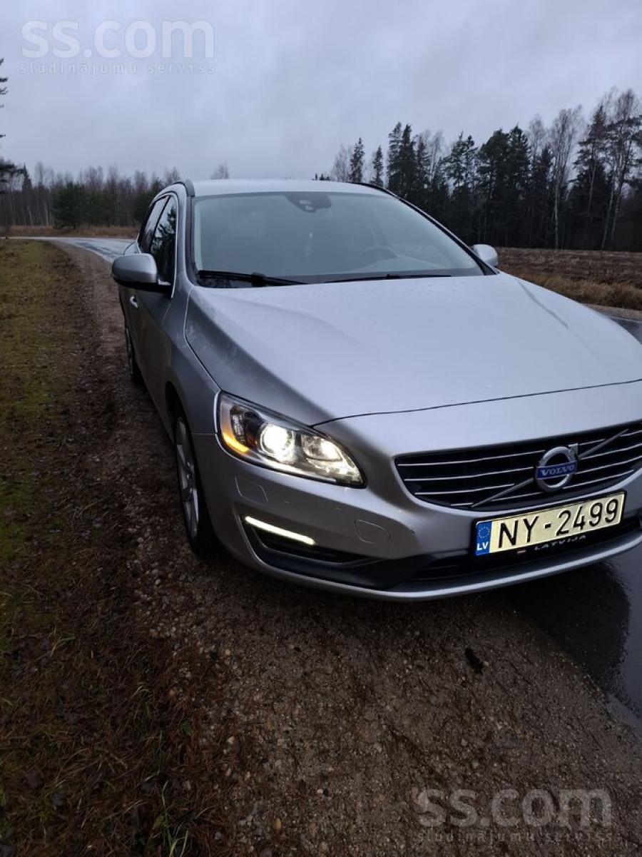 Volvo V60 2014 in Riga, with an engine capacity of 2.00 L and mileage of 217 thousand km for 6450 €, photo 2 on AUTOMOTO.COM.LV