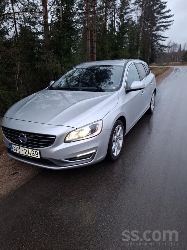 Volvo V60 2014 in Riga, with an engine capacity of 2.00 L and mileage of 217 thousand km for 6450 €, photo 3 on AUTOMOTO.COM.LV
