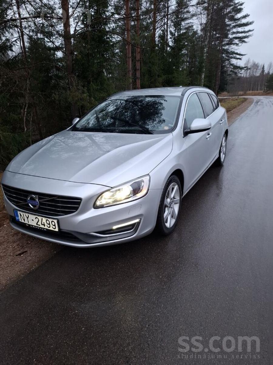 Volvo V60 2014 in Riga, with an engine capacity of 2.00 L and mileage of 217 thousand km for 6450 €, photo 3 on AUTOMOTO.COM.LV