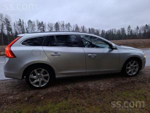 Volvo V60 2014 in Riga, with an engine capacity of 2.00 L and mileage of 217 thousand km for 6450 €, photo 8 on AUTOMOTO.COM.LV