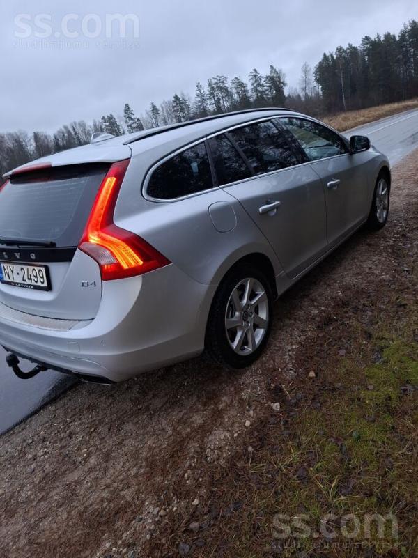 Volvo V60 2014 in Riga, with an engine capacity of 2.00 L and mileage of 217 thousand km for 6450 €, photo 10 on AUTOMOTO.COM.LV