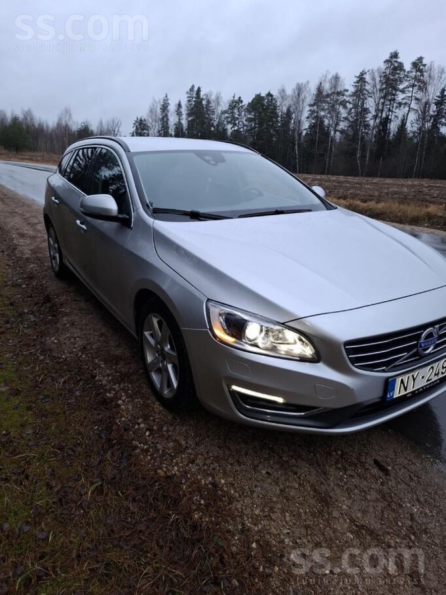 Volvo V60 2014 in Riga, with an engine capacity of 2.00 L and mileage of 217 thousand km for 6450 €, photo 11 on AUTOMOTO.COM.LV