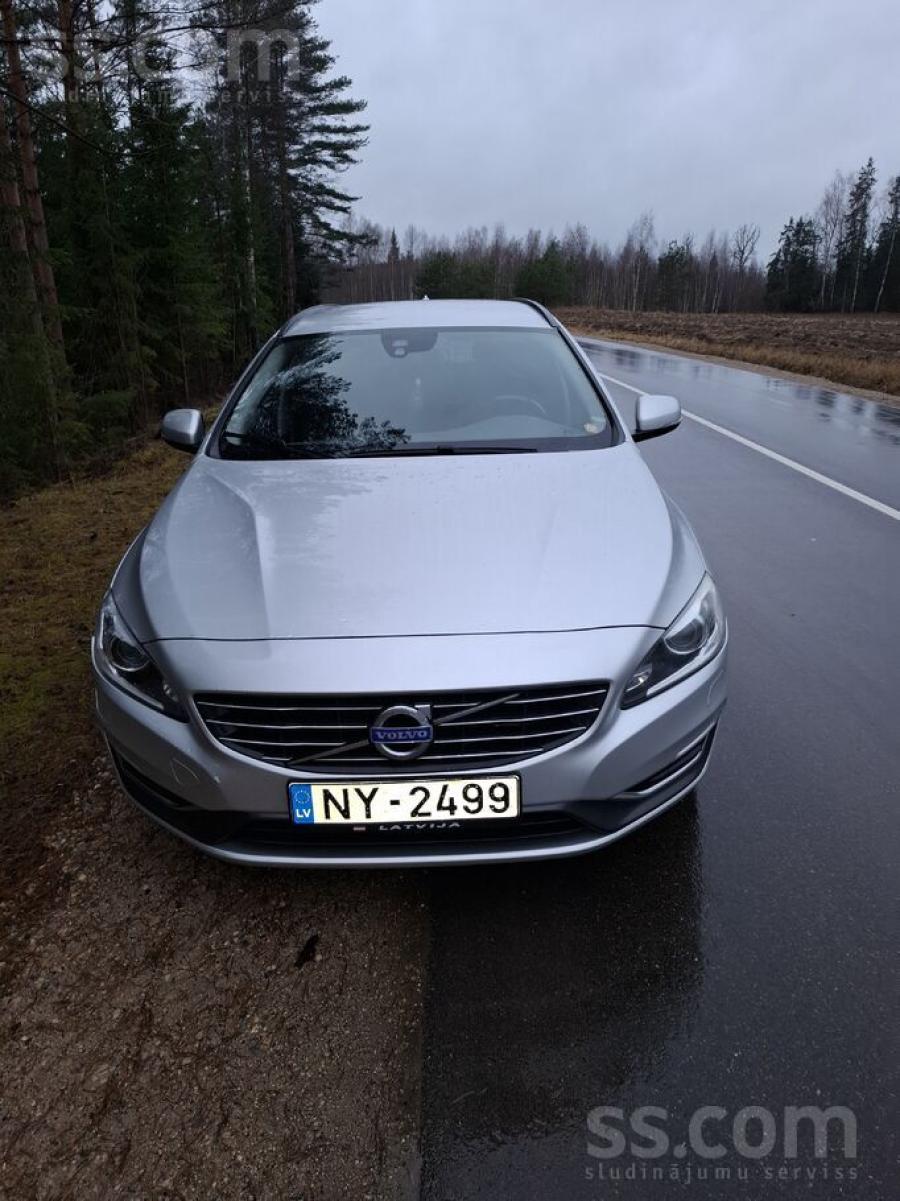 Volvo V60 2014 in Riga, with an engine capacity of 2.00 L and mileage of 217 thousand km for 6450 €, photo 12 on AUTOMOTO.COM.LV