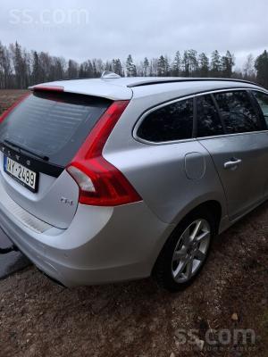 Volvo V60 2014 in Riga, with an engine capacity of 2.00 L and mileage of 217 thousand km for 6450 €, photo 16 on AUTOMOTO.COM.LV