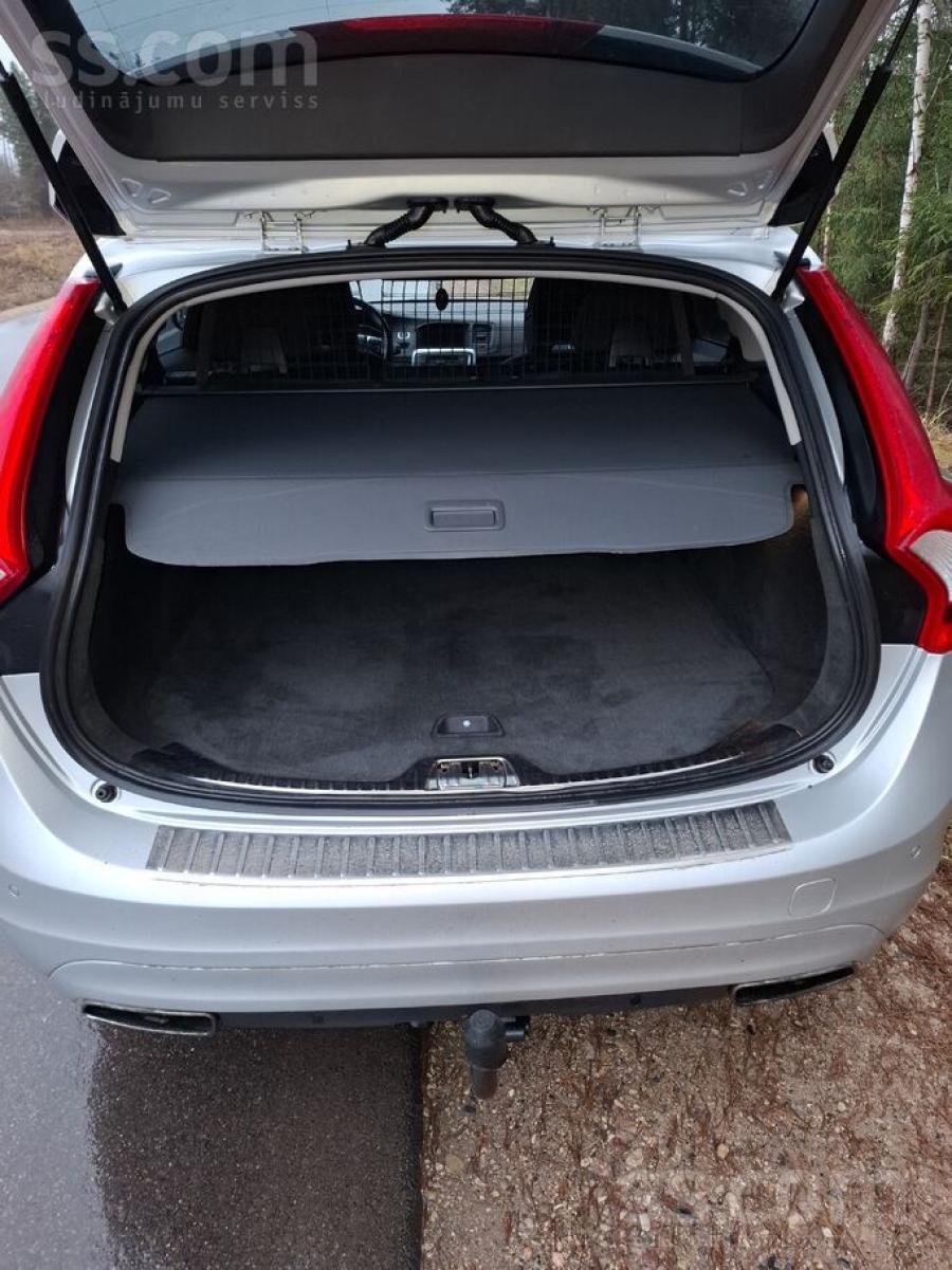 Volvo V60 2014 in Riga, with an engine capacity of 2.00 L and mileage of 217 thousand km for 6450 €, photo 18 on AUTOMOTO.COM.LV