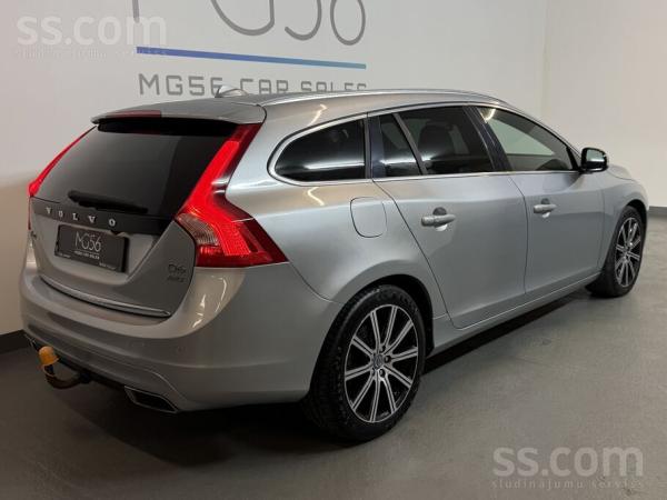 Volvo V60 2014 Rīga, ar dzinēja tilpumu 2.40 L un nobraukumu 189 tūkst. km par 9900 €, foto 4 vietnē AUTOMOTO.COM.LV