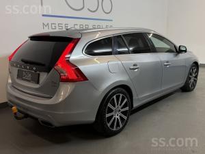 Volvo V60 2014 in Riga, with an engine capacity of 2.40 L and mileage of 189 thousand km for 9900 €, photo 4 on AUTOMOTO.COM.LV