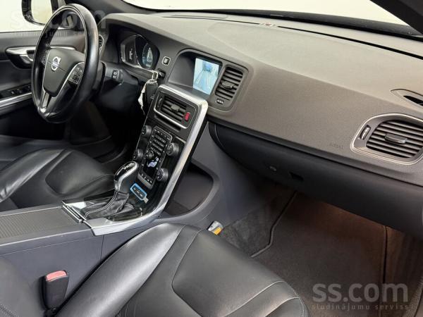 Volvo V60 2014 Rīga, ar dzinēja tilpumu 2.40 L un nobraukumu 189 tūkst. km par 9900 €, foto 6 vietnē AUTOMOTO.COM.LV