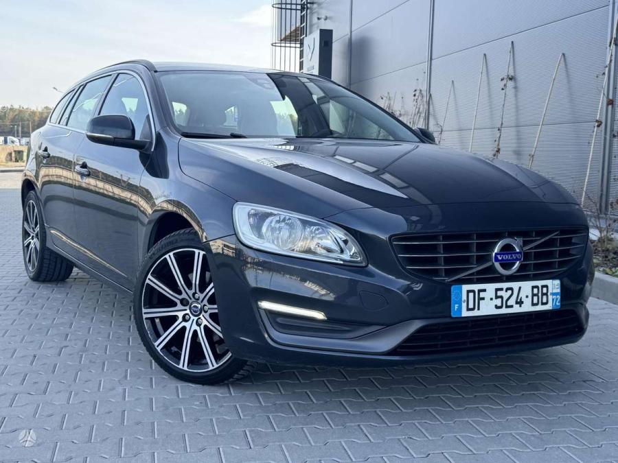 Volvo V60 2014 in Vilnius, with an engine capacity of 1.98 L and mileage of 200 thousand km for 7390 €, photo 5 on AUTOMOTO.COM.LV