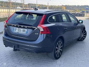Volvo V60 2014 in Vilnius, with an engine capacity of 1.98 L and mileage of 200 thousand km for 7390 €, photo 11 on AUTOMOTO.COM.LV