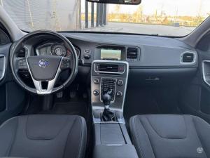 Volvo V60 2014 in Vilnius, with an engine capacity of 1.98 L and mileage of 200 thousand km for 7390 €, photo 17 on AUTOMOTO.COM.LV
