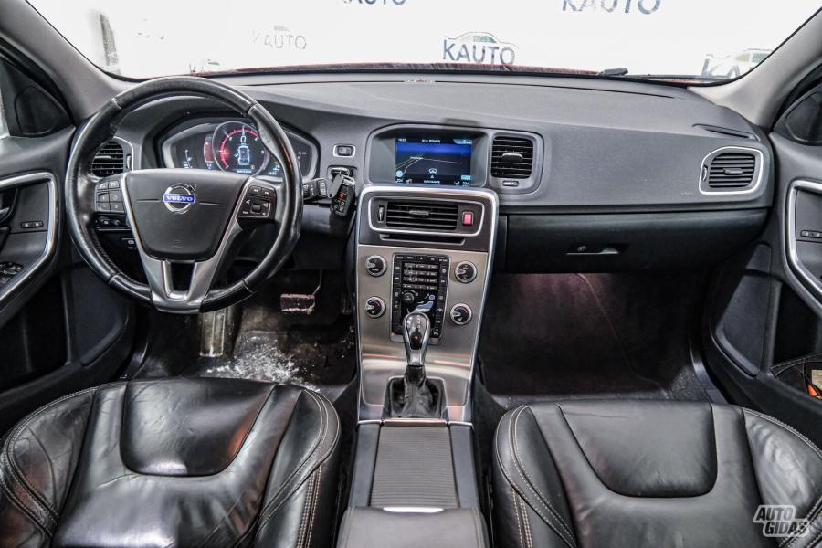 Volvo V60 2014 in Kaunas, with an engine capacity of 2.00 L and mileage of 287 thousand km for 7990 €, photo 8 on AUTOMOTO.COM.LV