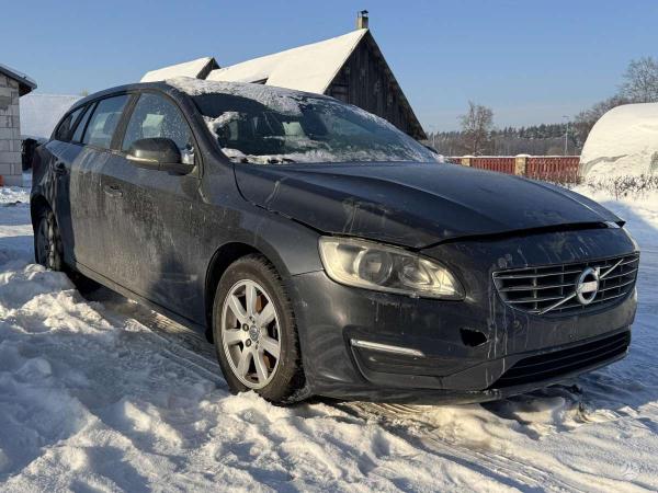 Volvo V60 2014 in Vilnius, with an engine capacity of 1.98 L and mileage of 260 thousand km for 5200 €, photo 2 on AUTOMOTO.COM.LV