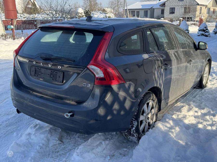 Volvo V60 2014 Viļņa, ar dzinēja tilpumu 1.98 L un nobraukumu 260 tūkst. km par 5200 €, foto 4 vietnē AUTOMOTO.COM.LV
