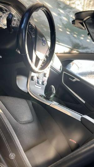 Volvo V60 2014 Viļņa, ar dzinēja tilpumu 1.98 L un nobraukumu 260 tūkst. km par 5200 €, foto 16 vietnē AUTOMOTO.COM.LV