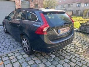 Volvo V60 2014 in Siauliai, with an engine capacity of 1.97 L and mileage of 300 thousand km for 5650 €, photo 3 on AUTOMOTO.COM.LV