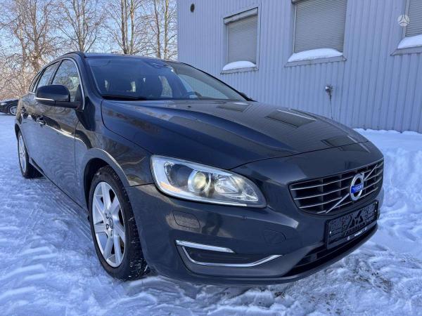 Volvo V60 2014 Šauļi, ar dzinēja tilpumu 1.97 L un nobraukumu 300 tūkst. km par 5650 €, foto 4 vietnē AUTOMOTO.COM.LV