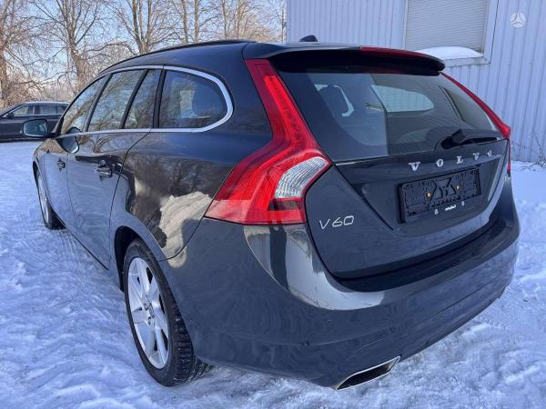 Volvo V60 2014 Šauļi, ar dzinēja tilpumu 1.97 L un nobraukumu 300 tūkst. km par 5650 €, foto 6 vietnē AUTOMOTO.COM.LV