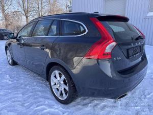 Volvo V60 2014 in Siauliai, with an engine capacity of 1.97 L and mileage of 300 thousand km for 5650 €, photo 7 on AUTOMOTO.COM.LV