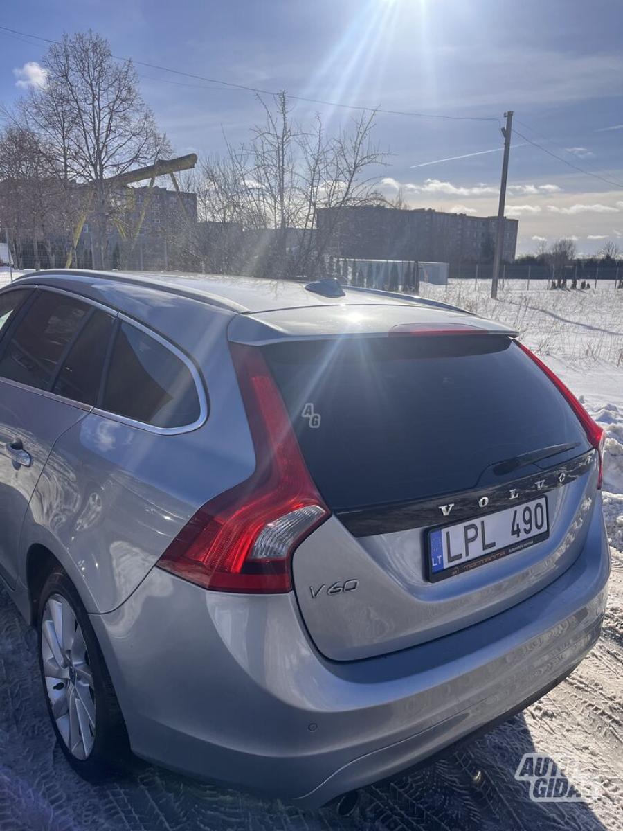 Volvo V60 2014 Šauļi, ar dzinēja tilpumu 1.60 L un nobraukumu 375 tūkst. km par 7500 €, foto 4 vietnē AUTOMOTO.COM.LV
