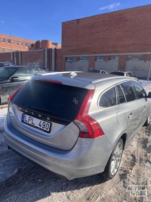 Volvo V60 2014 Šauļi, ar dzinēja tilpumu 1.60 L un nobraukumu 375 tūkst. km par 7500 €, foto 5 vietnē AUTOMOTO.COM.LV