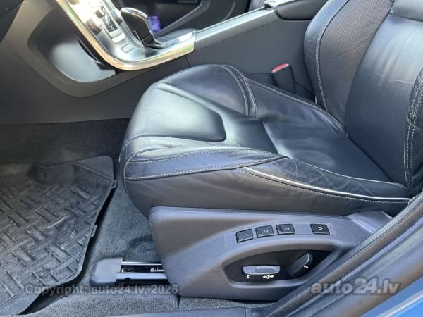Volvo V60 2014 in Parnu, with an engine capacity of 2.40 L and mileage of 301 thousand km for 9700 €, photo 11 on AUTOMOTO.COM.LV