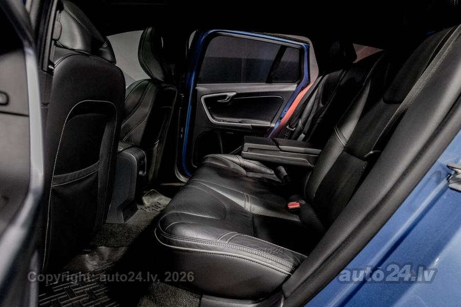 Volvo V60 2014 Pērnava, ar dzinēja tilpumu 2.40 L un nobraukumu 302 tūkst. km par 9500 €, foto 15 vietnē AUTOMOTO.COM.LV