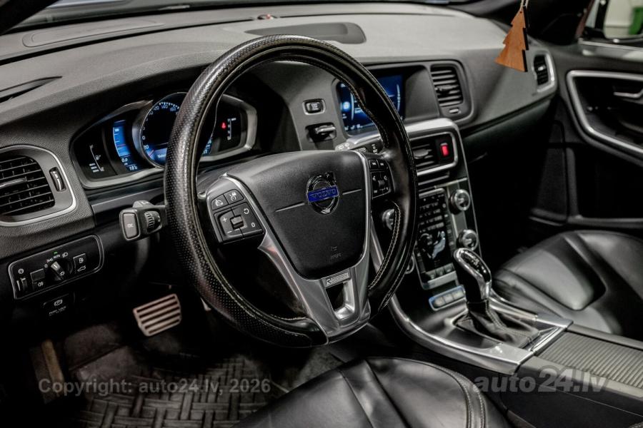 Volvo V60 2014 Pērnava, ar dzinēja tilpumu 2.40 L un nobraukumu 302 tūkst. km par 9500 €, foto 21 vietnē AUTOMOTO.COM.LV