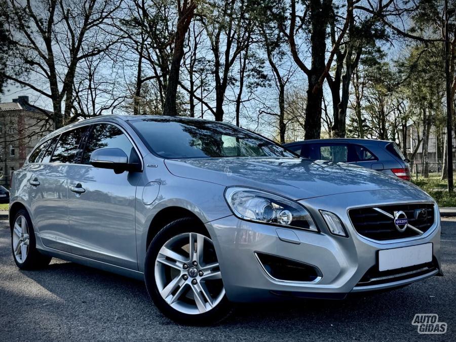 Volvo V60 2014 Alīta, ar dzinēja tilpumu 2.40 L un nobraukumu 316 tūkst. km par 9750 €, foto 1 vietnē AUTOMOTO.COM.LV
