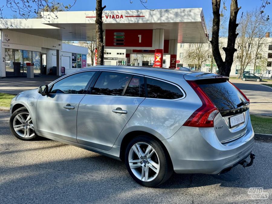 Volvo V60 2014 Alīta, ar dzinēja tilpumu 2.40 L un nobraukumu 316 tūkst. km par 9750 €, foto 3 vietnē AUTOMOTO.COM.LV