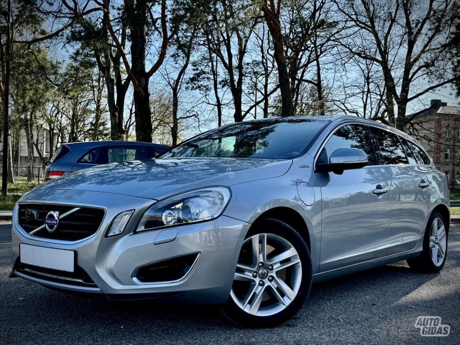 Volvo V60 2014 Alīta, ar dzinēja tilpumu 2.40 L un nobraukumu 316 tūkst. km par 9750 €, foto 4 vietnē AUTOMOTO.COM.LV