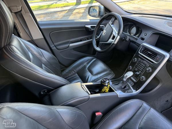 Volvo V60 2014 in Alytus, with an engine capacity of 2.40 L and mileage of 316 thousand km for 9750 €, photo 7 on AUTOMOTO.COM.LV