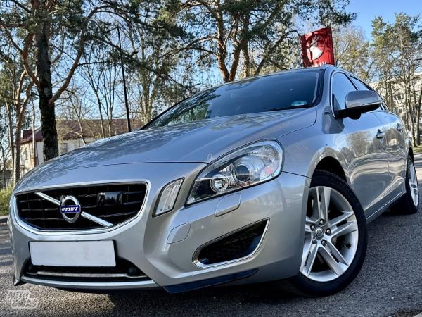 Volvo V60 2014 in Alytus, with an engine capacity of 2.40 L and mileage of 316 thousand km for 9750 €, photo 8 on AUTOMOTO.COM.LV