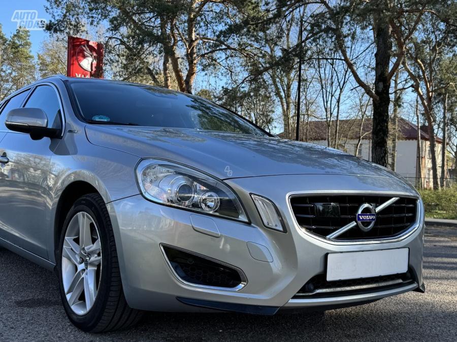 Volvo V60 2014 Alīta, ar dzinēja tilpumu 2.40 L un nobraukumu 316 tūkst. km par 9750 €, foto 17 vietnē AUTOMOTO.COM.LV