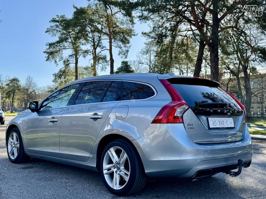 Volvo V60 2014 Alīta, ar dzinēja tilpumu 2.40 L un nobraukumu 316 tūkst. km par 9750 €, foto 18 vietnē AUTOMOTO.COM.LV