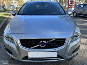 Volvo V60 2014 Alīta, ar dzinēja tilpumu 2.40 L un nobraukumu 316 tūkst. km par 9750 €, foto 23 vietnē AUTOMOTO.COM.LV
