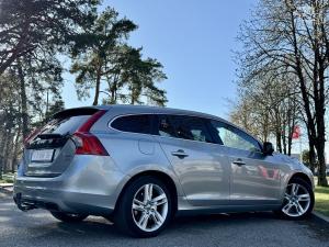Volvo V60 2014 Alīta, ar dzinēja tilpumu 2.40 L un nobraukumu 316 tūkst. km par 9750 €, foto 30 vietnē AUTOMOTO.COM.LV