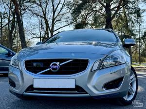 Volvo V60 2014 Alīta, ar dzinēja tilpumu 2.40 L un nobraukumu 316 tūkst. km par 9750 €, foto 32 vietnē AUTOMOTO.COM.LV