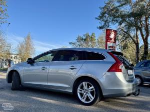 Volvo V60 2014 Alīta, ar dzinēja tilpumu 2.40 L un nobraukumu 316 tūkst. km par 9750 €, foto 36 vietnē AUTOMOTO.COM.LV