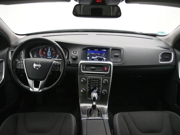 Volvo V60 2014 Viļņa, ar dzinēja tilpumu 1.60 L un nobraukumu 220 tūkst. km par 7799 €, foto 2 vietnē AUTOMOTO.COM.LV