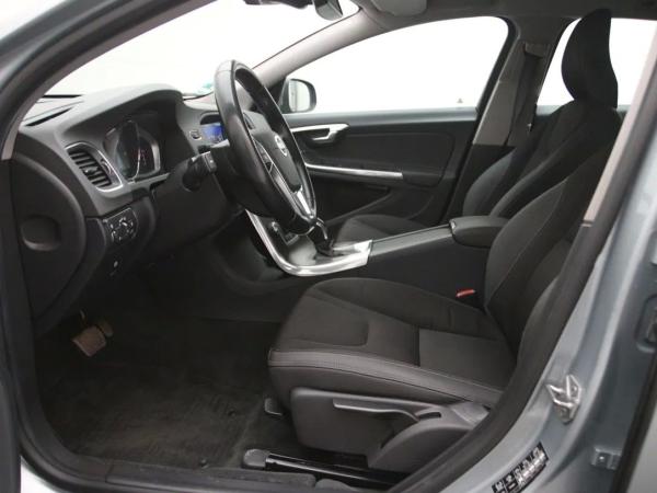 Volvo V60 2014 Viļņa, ar dzinēja tilpumu 1.60 L un nobraukumu 220 tūkst. km par 7799 €, foto 4 vietnē AUTOMOTO.COM.LV