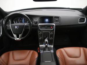 Volvo V60 2014 Viļņa, ar dzinēja tilpumu 2.40 L un nobraukumu 193 tūkst. km par 9999 €, foto 3 vietnē AUTOMOTO.COM.LV