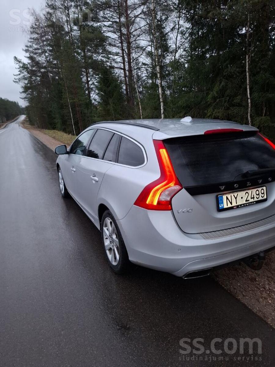 Volvo V60 2014 Rīga, ar dzinēja tilpumu 2.00 L un nobraukumu 217 tūkst. km par 6350 €, foto 8 vietnē AUTOMOTO.COM.LV