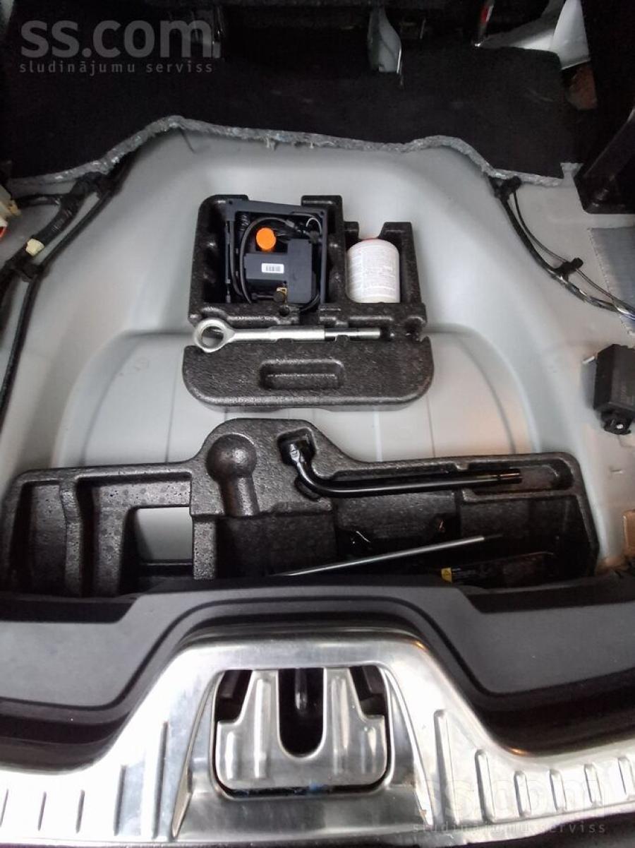 Volvo V60 2014 Rīga, ar dzinēja tilpumu 2.00 L un nobraukumu 217 tūkst. km par 6350 €, foto 24 vietnē AUTOMOTO.COM.LV