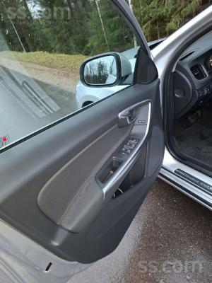 Volvo V60 2014 Rīga, ar dzinēja tilpumu 2.00 L un nobraukumu 217 tūkst. km par 6350 €, foto 28 vietnē AUTOMOTO.COM.LV