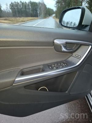 Volvo V60 2014 Rīga, ar dzinēja tilpumu 2.00 L un nobraukumu 217 tūkst. km par 6350 €, foto 31 vietnē AUTOMOTO.COM.LV