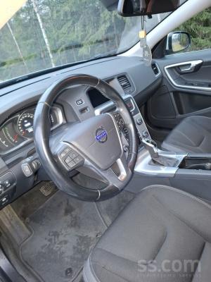 Volvo V60 2014 Rīga, ar dzinēja tilpumu 2.00 L un nobraukumu 217 tūkst. km par 6350 €, foto 32 vietnē AUTOMOTO.COM.LV
