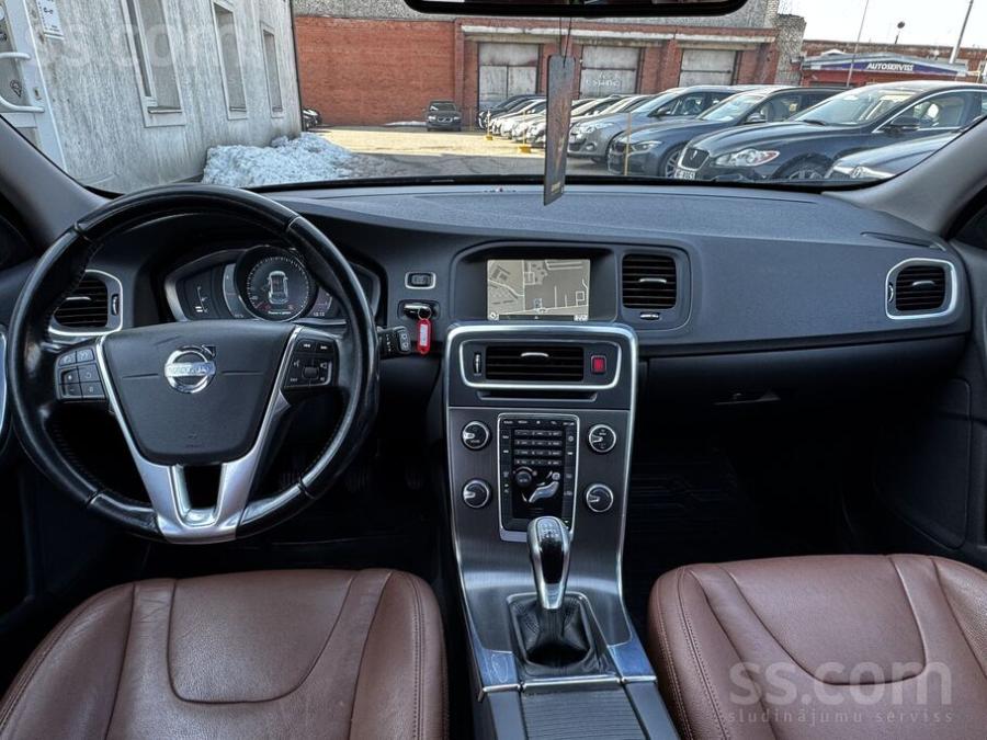 Volvo V60 2014 in Daugavpils, with an engine capacity of 2.00 L and mileage of 0 thousand km for 5990 €, photo 14 on AUTOMOTO.COM.LV