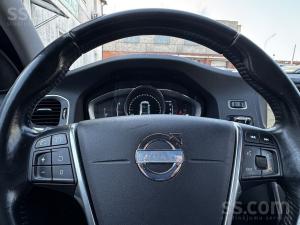 Volvo V60 2014 in Daugavpils, with an engine capacity of 2.00 L and mileage of 0 thousand km for 5990 €, photo 19 on AUTOMOTO.COM.LV